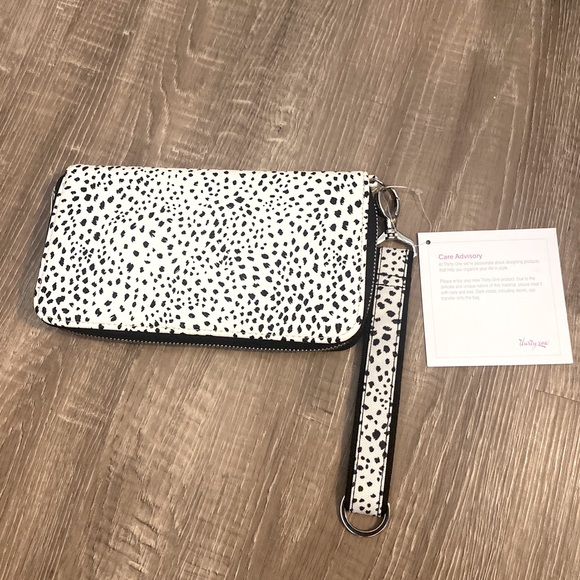 thirty-one | Bags | Thirty One Black And White Printed Wallet | Poshmark